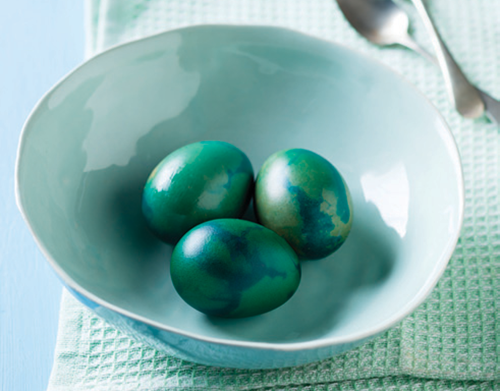 Marbled eggs | Woolworths TASTE