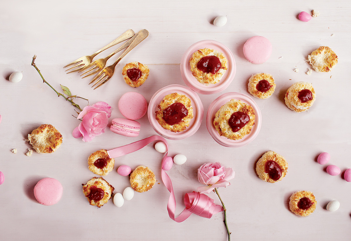 Raspberry-stuffed coconut macaroons | Woolworths TASTE