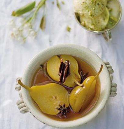 Fragrant spice & verjuice poached pears recipe | WW TASTE