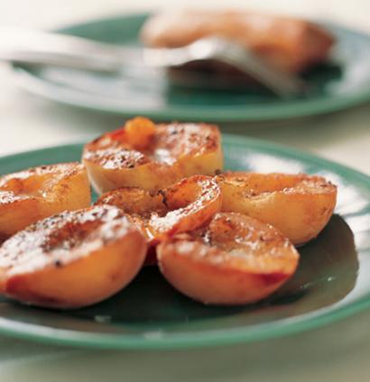 Grilled spiced peaches recipe | Delightful | WW TASTE
