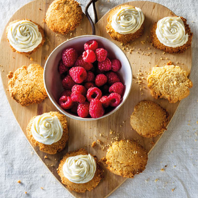 Low-carb, high-fat biscuits for keeping sugar cravings at bay