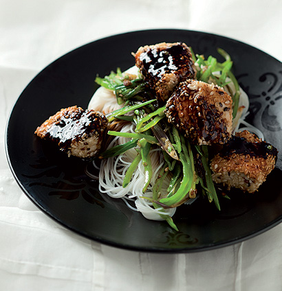 Sesame chicken and noodle stir-fry with Asian sauce | Woolworths TASTE