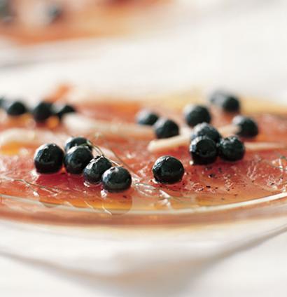 Smashed tuna with fennel and pickled blueberries | Woolworths TASTE