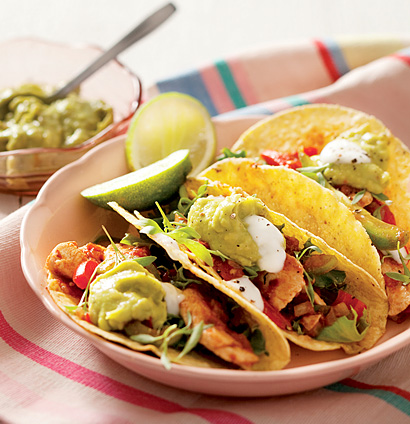 Spicy chicken and pepper tacos recipe | Woolworths TASTE