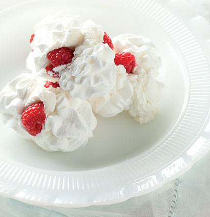 Summer berry meringues | Woolworths TASTE