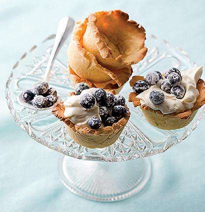 Vanilla Pastry Cups, Mascarpone & Blueberries recipe | TASTE