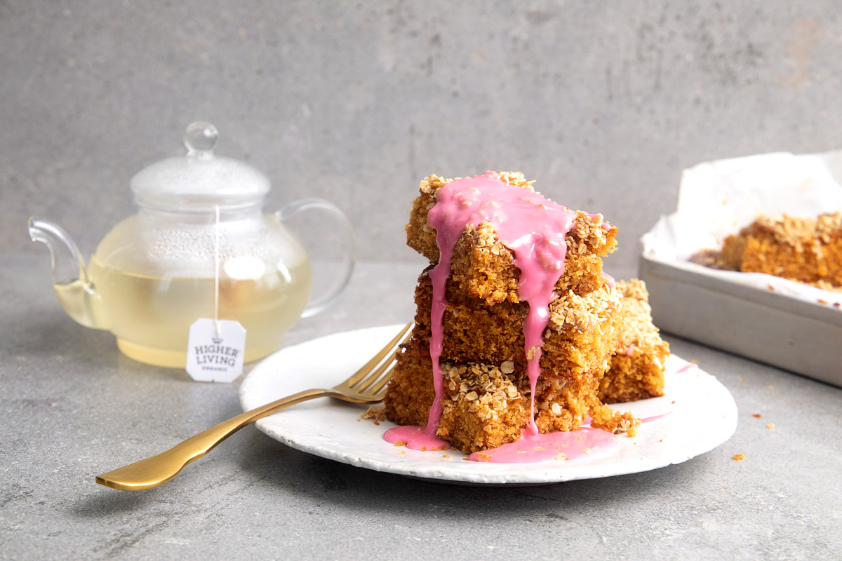 Easy gingerbread tray bake recipe | Festive Treat | WW TASTE