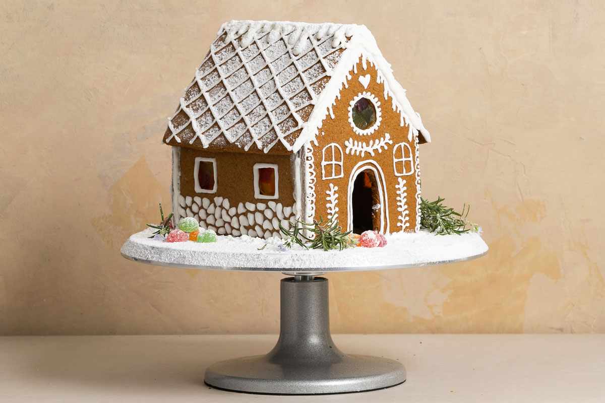 Christmas gingerbread house | Woolworths TASTE